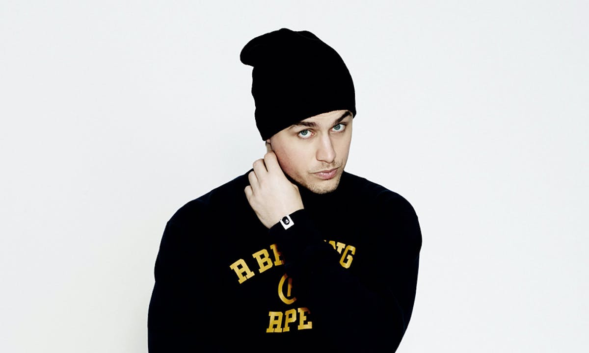 Illy debuts at #1 - ARIA